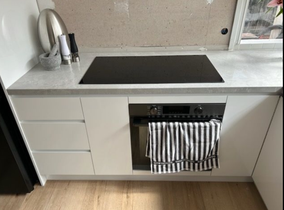 AC9001 Gloss Enzo Grey AC Stone